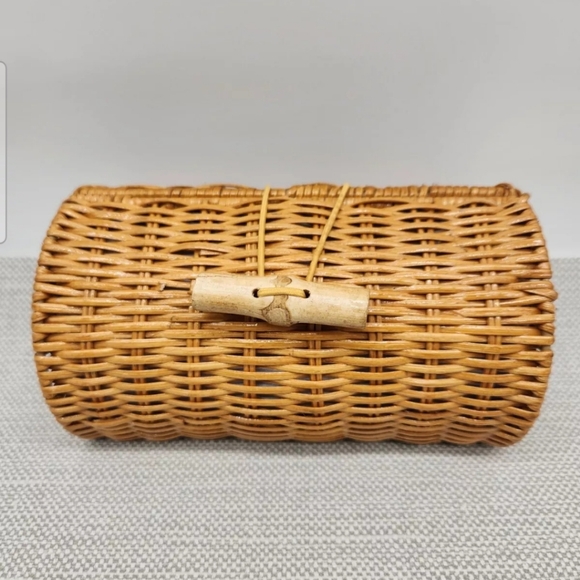 Lilly Pulitzer | Bags | Lilly Pulitzer Tan Rattan Wicker Case Clutch ...